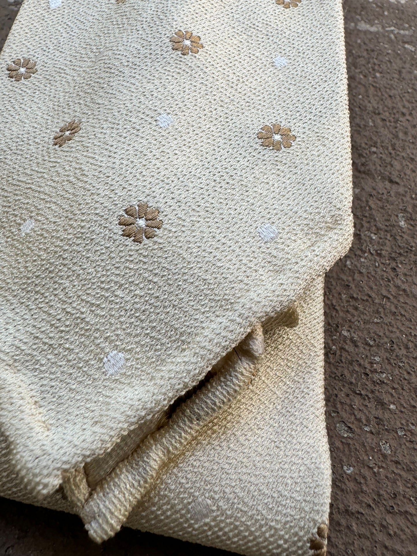 HEAVY CREAM SILK BOUCLE TIE – Terry Corbett New York